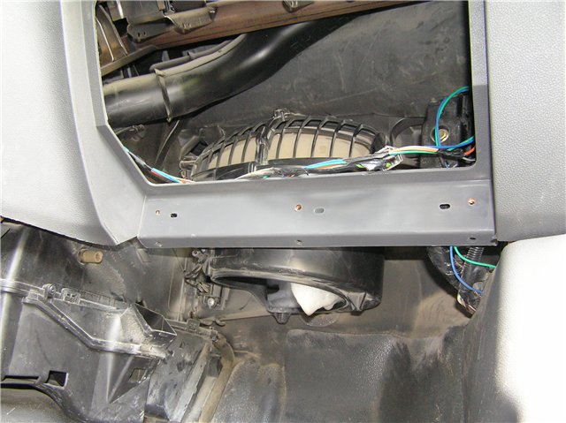 Большая влажность и запах в салоне - Ford Transit Ford