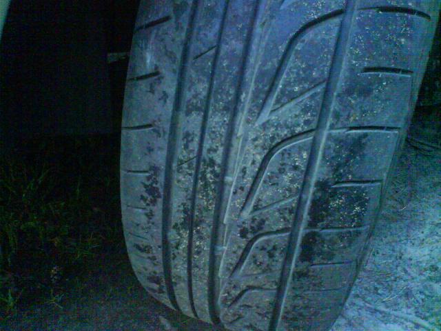 Bridgestone Potenza RE001 Adrenalin, ФОТО - Мусор